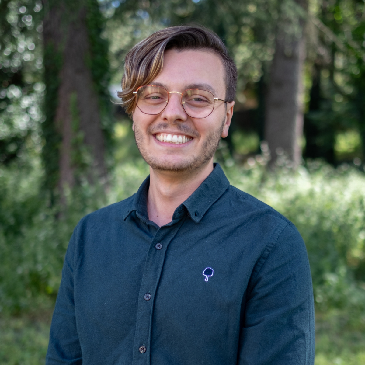 Our - team APIMOVE OUR TEAM Discover our team